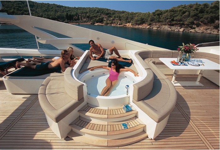 Yacht PANDORA, Custom Line (Ferretti Group) | CHARTERWORLD Luxury ...